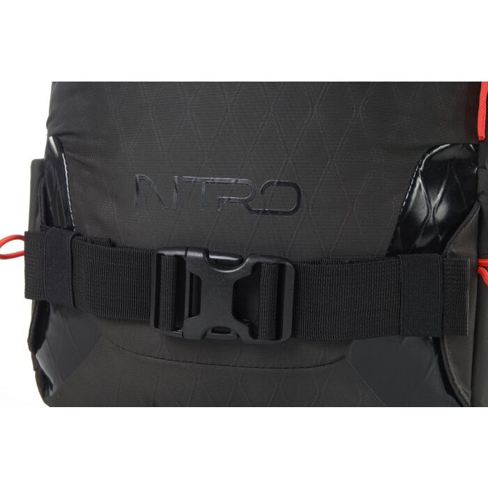 NITRO SLASH 25 PRO - Batoh na lyže a snowboard - čierna | SPORTISIMO.SK